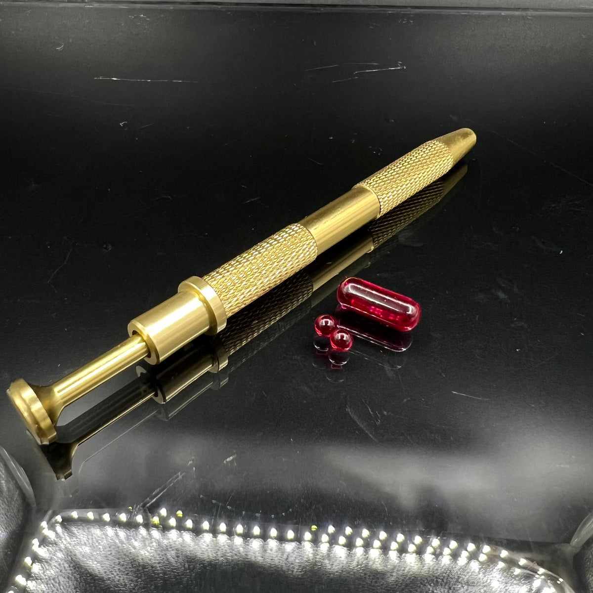 Buy Pearl grabbers, Pillar + 2 Ruby Online | Drip Glass